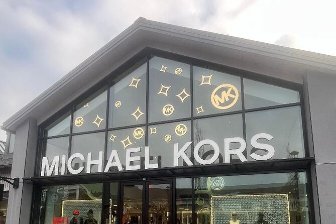 Woodbury Common Shopping Experience with Private Driver-Guide - Key Points  