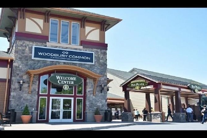 Woodbury Commons Shopping in H2 Hummer White Limousine - The Experience from a Travelers Perspective