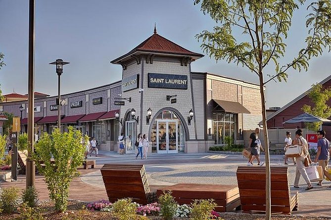 Woodbury Commons Shopping in H2 Hummer White Limousine - The Sum Up: Is It Worth It?