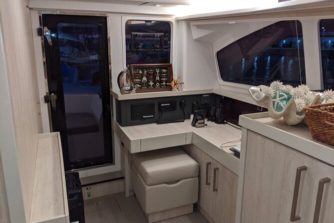 Yacht Charter Rental in Long Beach 58 Leopard Power Sail - Who Will Love This Tour?