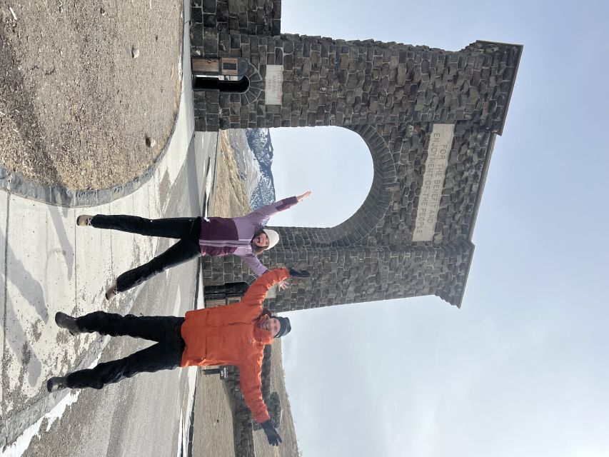 Yellowstone: Full-Day Private Guided Tour by Car with Lunch - The Sum Up