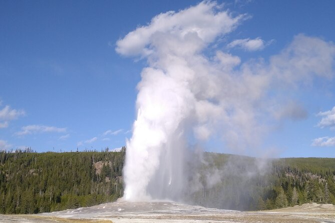 Yellowstone National Park 2 Day Tour Upper and Lower Loop - FAQ