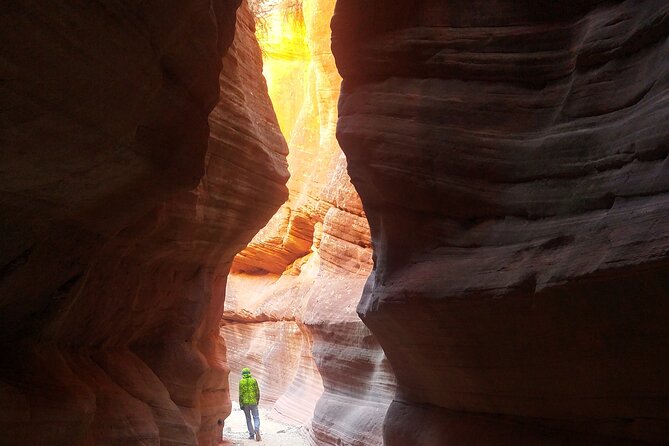 YOU DRIVE! 4 People, 4 Hrs! Ultimate Peekaboo and Hog Canyon Tour - Key Points