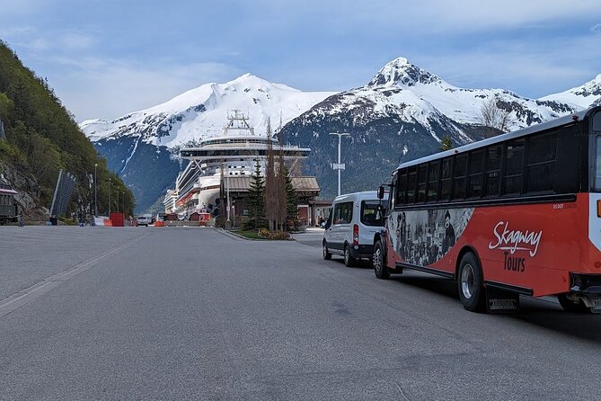Yukon Husky Puppy Play Time & Summit Tour - Transportation, Duration, and Group Size