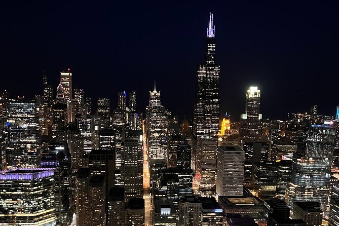 Chicago Helicopter 10-Minute Tour for up to Three Passengers - FAQs