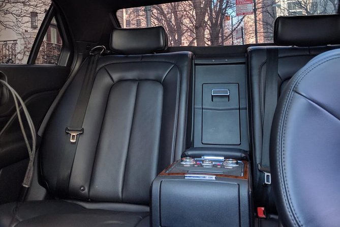 Curbside Sedan Transfer from O`Hare Airport to Downtown Chicago - Introduction