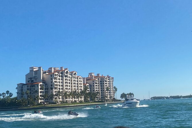 MIAMI: South Beach Cruise Millionaire Homes & Hard Rock Cafe Meal - Who Should Consider This Tour?