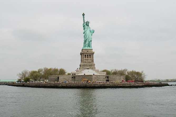 Statue of Liberty Sunset Cruise and New York City Sky Line - The Pros and Cons Based on Real Experiences