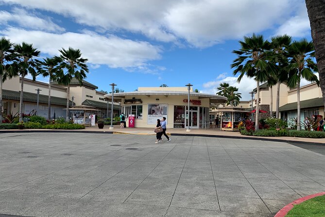 Waikele Outlet Shopping Shuttle - An Overview of the Waikele Outlet Shopping Shuttle Experience